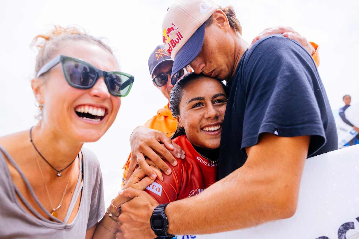 TYA ZEBROWSKI - elSurfero.com